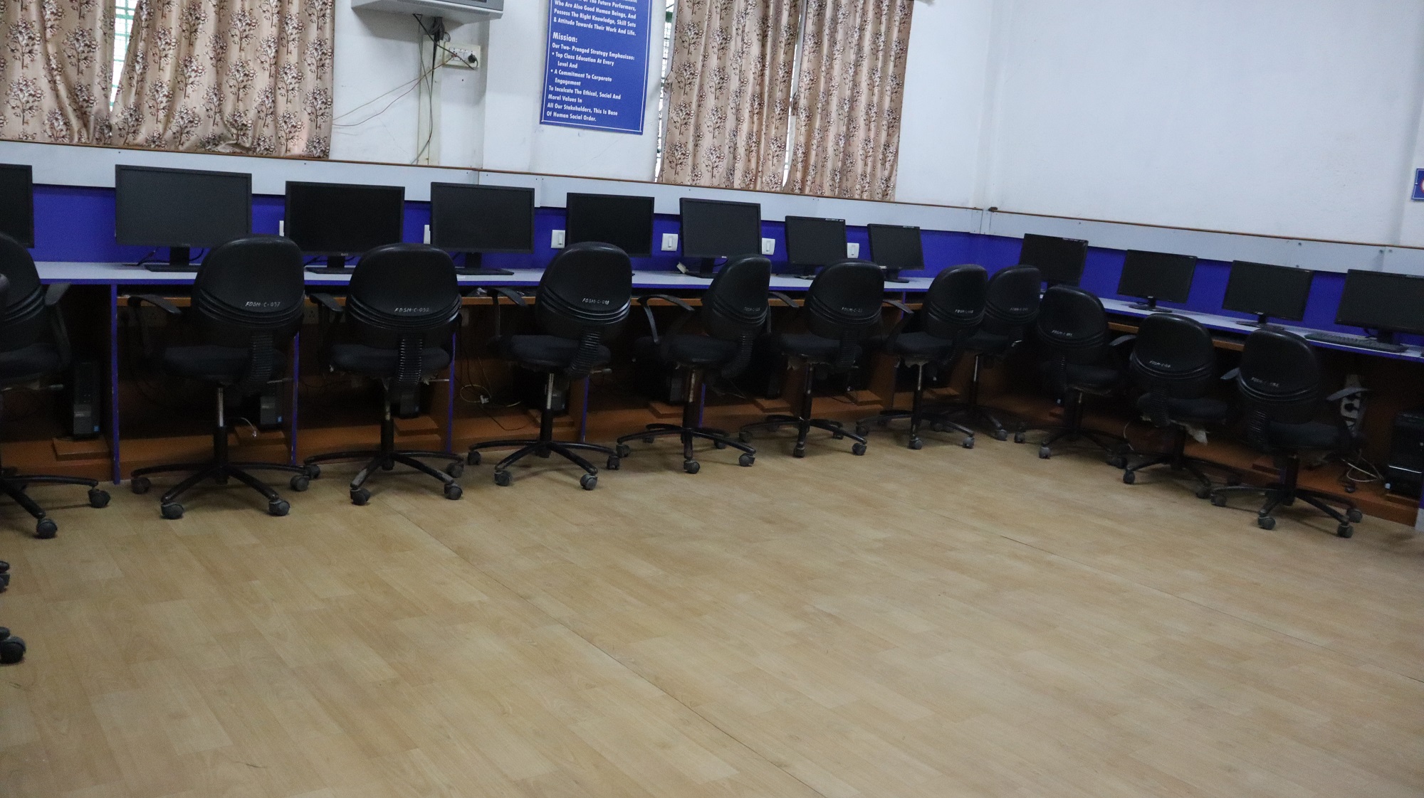 Computer Lab – Foster Development School of Management
